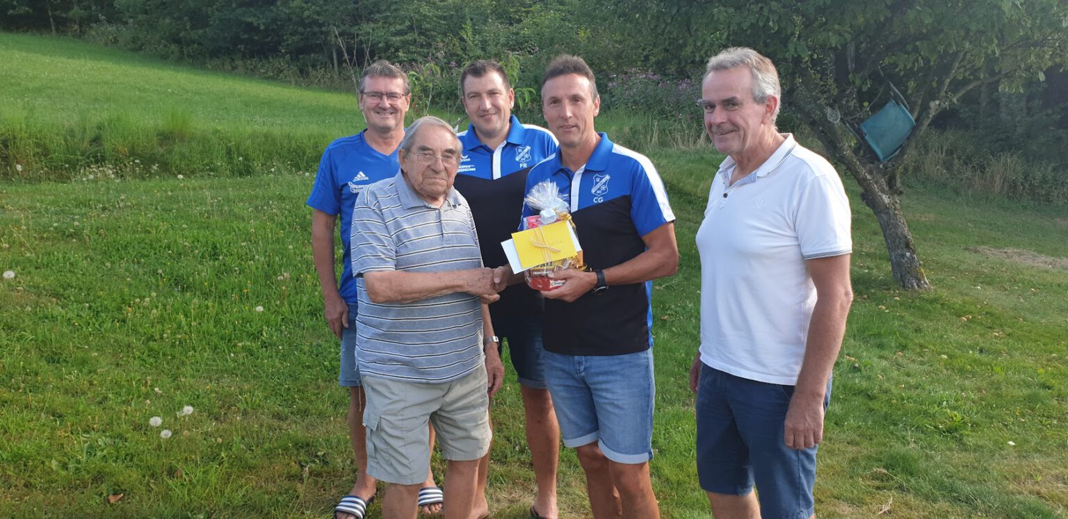 95. Geburtstag von Ehrenvorstand Sepp Gsödl | SG Preming